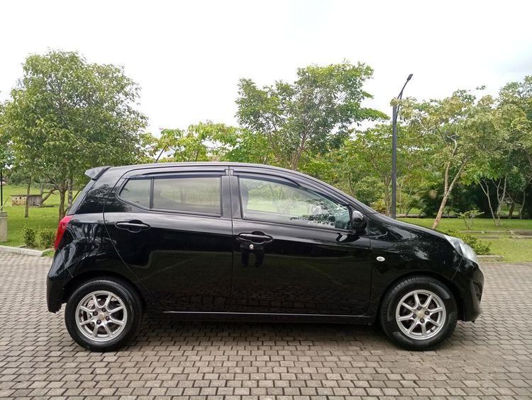 Perodua Axia 2016 Review - Specs, Features, Performance & Price in Sri ...